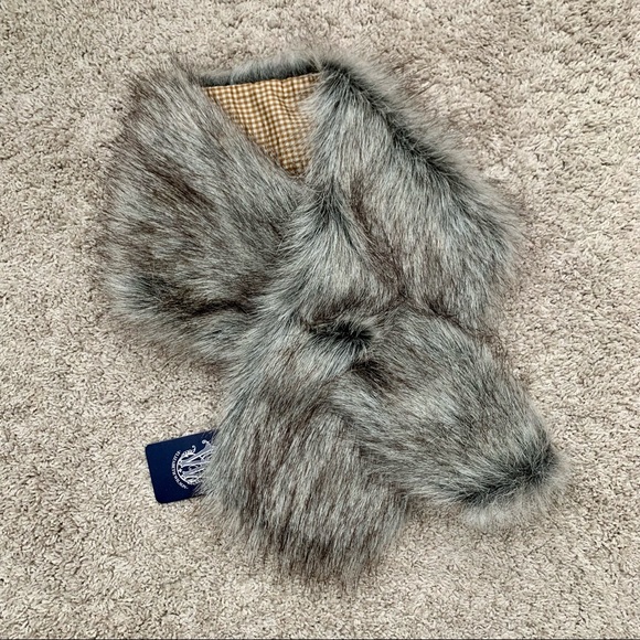 Elizabeth Wilson | Accessories | Nwt Elizabeth Wilson Faux Fur Neck ...